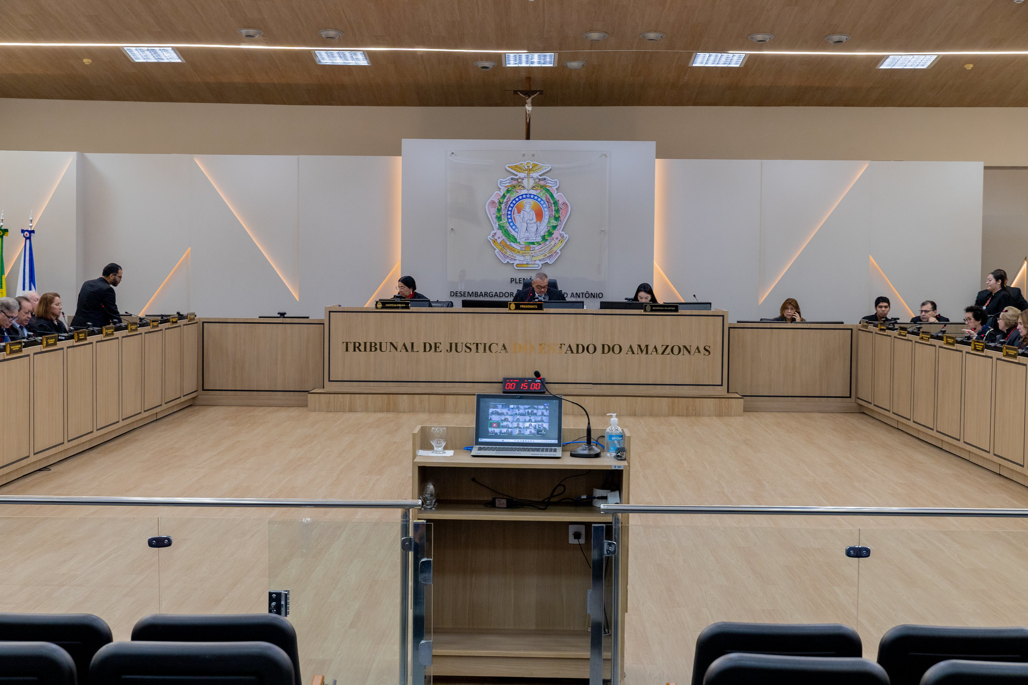 Afastar requisito etário a praças da PM em concurso viola princípio da ...